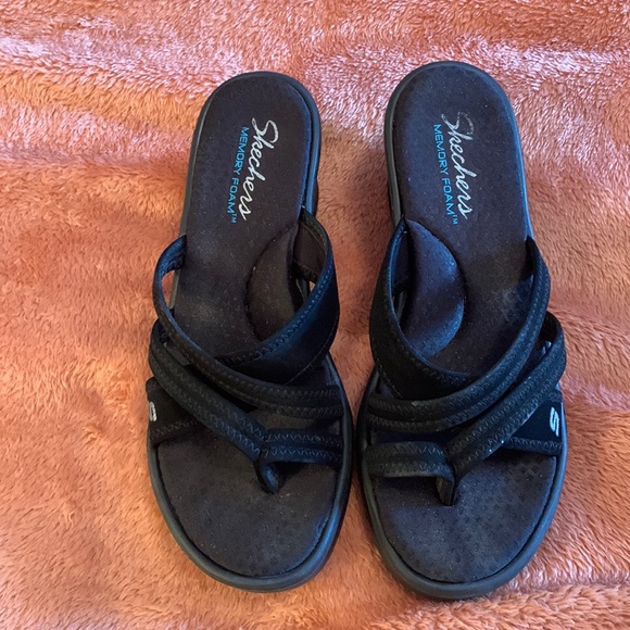 Skechers | Shoes | Womens Sketchers Slip In Black Strappy Memory Foam ...